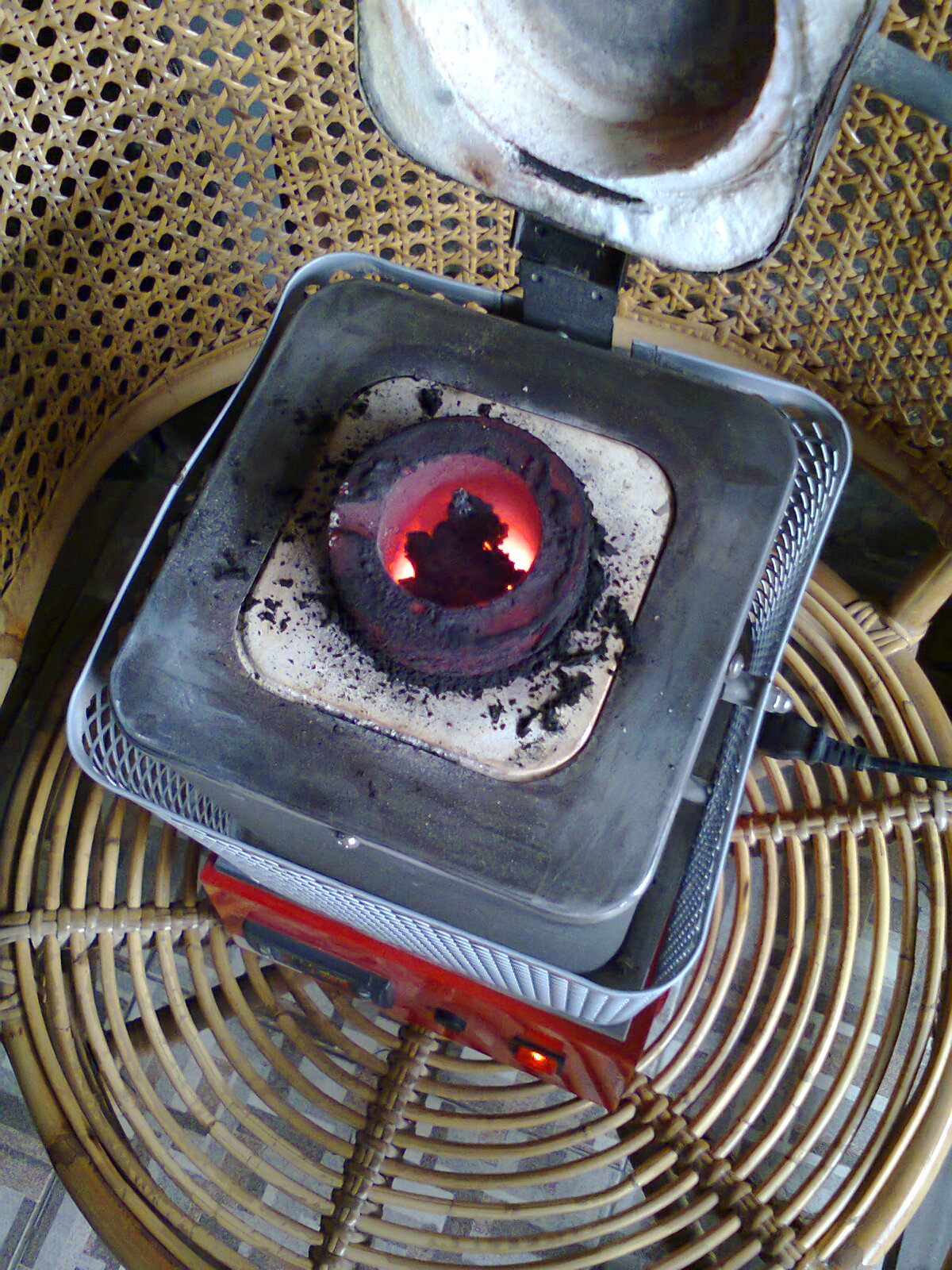 TUNGKU PELEBURAN LOGAM: TUNGKU LISTRIK